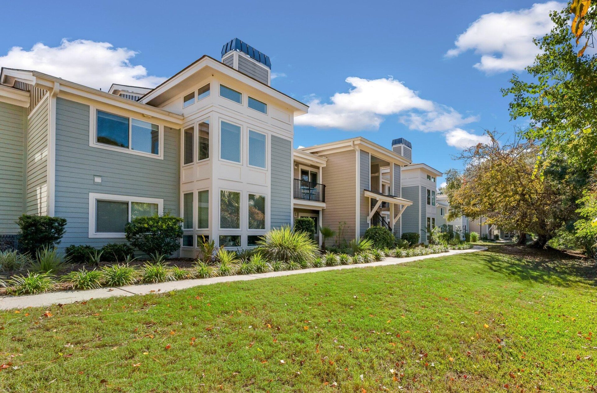 $419,500 - 2 Bed, 2 Bath Home - 264 Alexandra Drive 15, Mount Pleasant ...