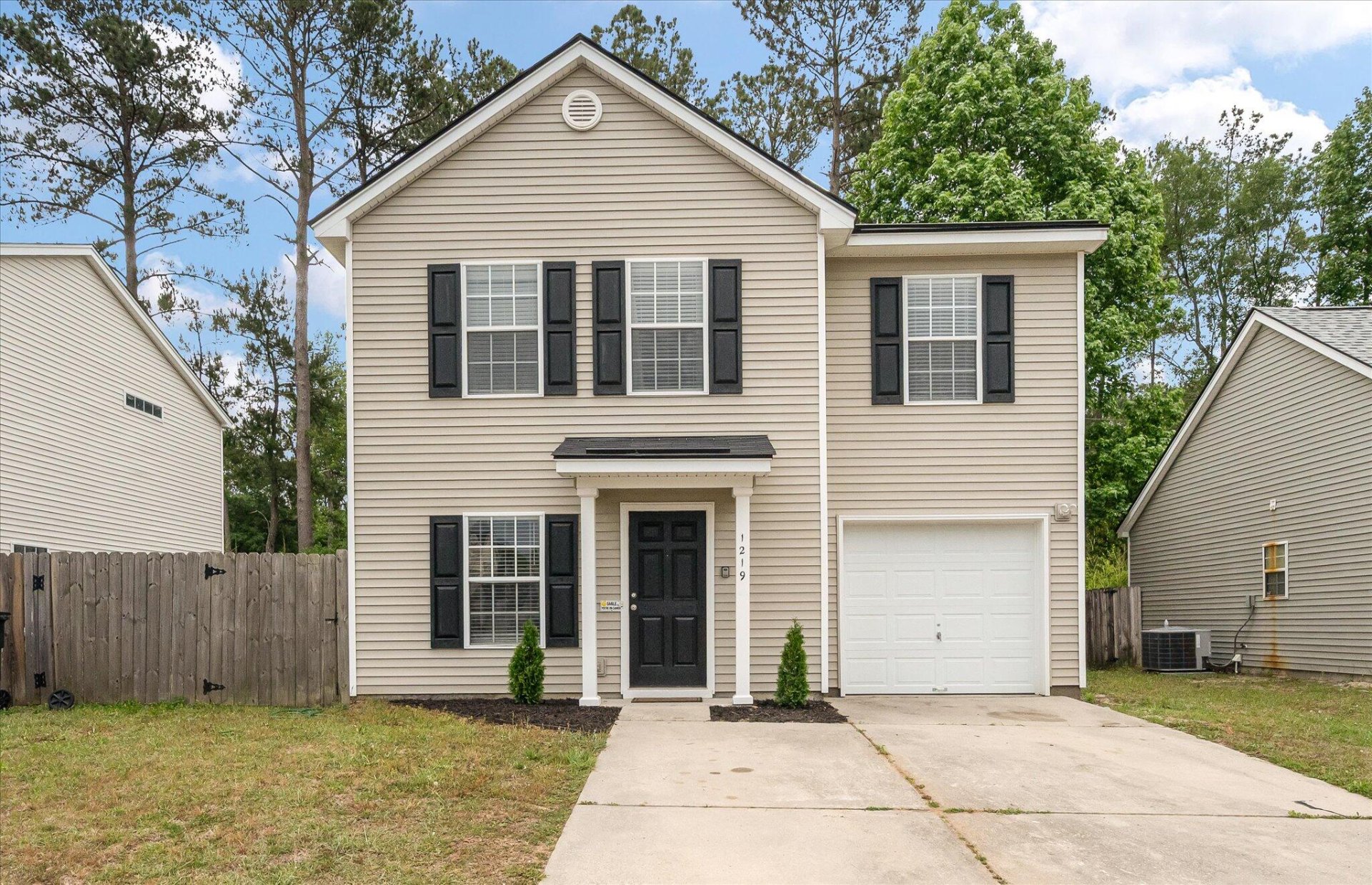 $320,000 - 3 Bed, 2 Bath Home - 1219 Bradley Boulevard, Summerville, SC ...