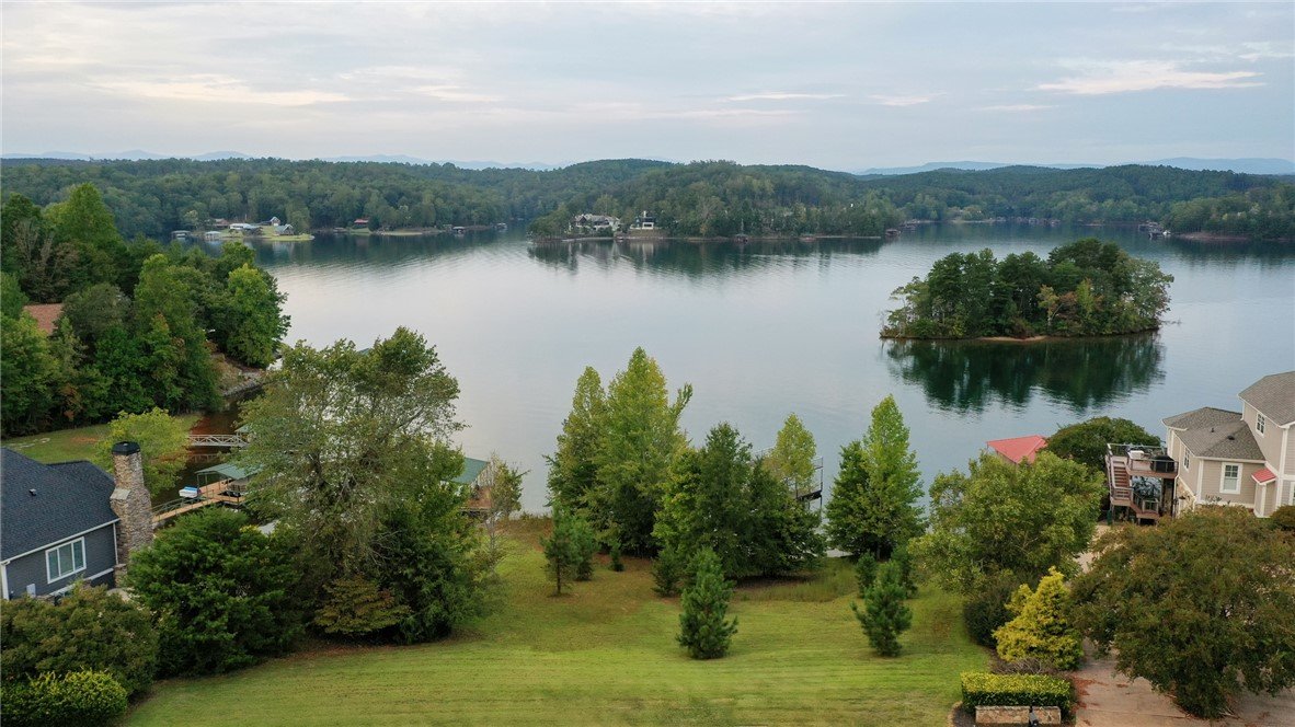 $1,200,000 - 109 Vaughn Court, Six Mile, SC 29682 | Palmetto Park Realty